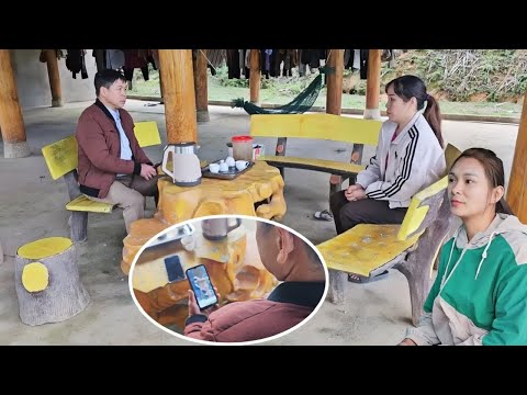 Luyen's father suddenly panicked when his wife showed him the video she had recorded