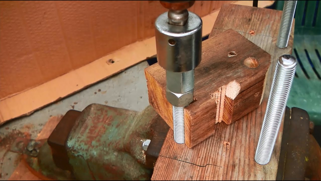 How to fit a woodworking vice on top of another for a perfect height ...
