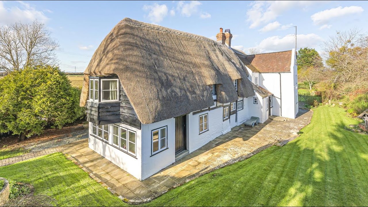 Hollis Morgan | Auctions - The Old Forge, Old Gloucester Road ...