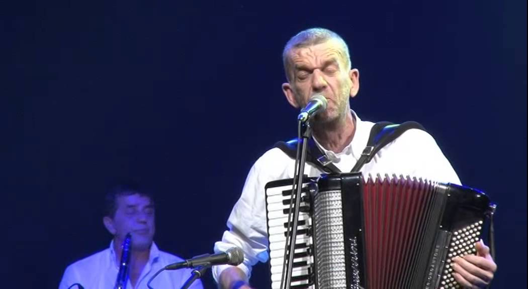 Podgorica Zuti Serhatlic na koncertu Od srca Dzoniju Hodzicu - YouTube