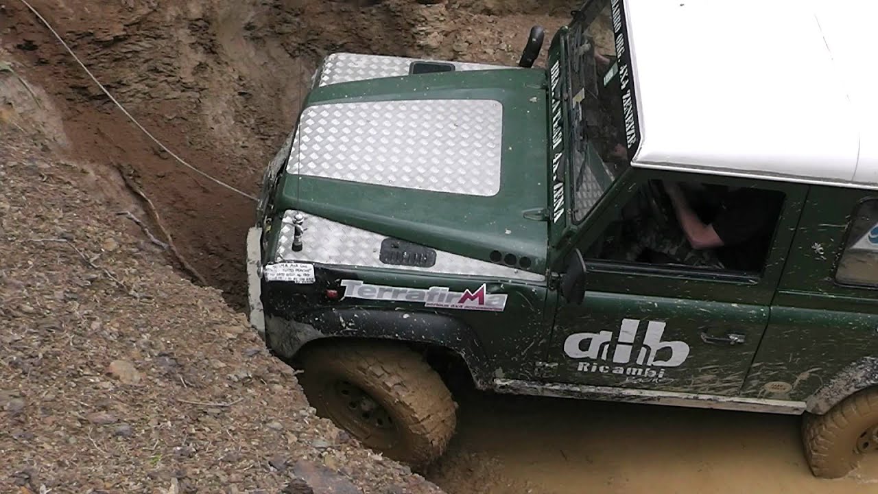 Landmagia 2012 - Defender 90 Extreme winch - YouTube
