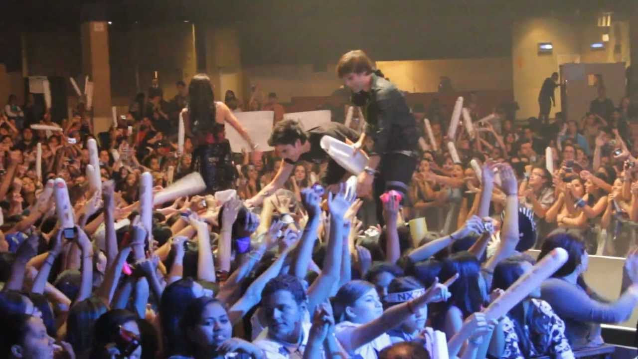 CW7 - Show Via Funchal em São Paulo/SP - YouTube