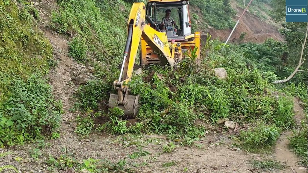 Making Vehicles Passable Hilly Road-Backhoe Loader-Removing Landslide ...