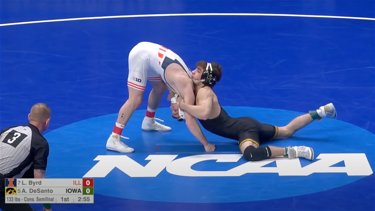 133lbs Austin DeSanto (Iowa) vs Lucas Byrd (Illinois) - YouTube
