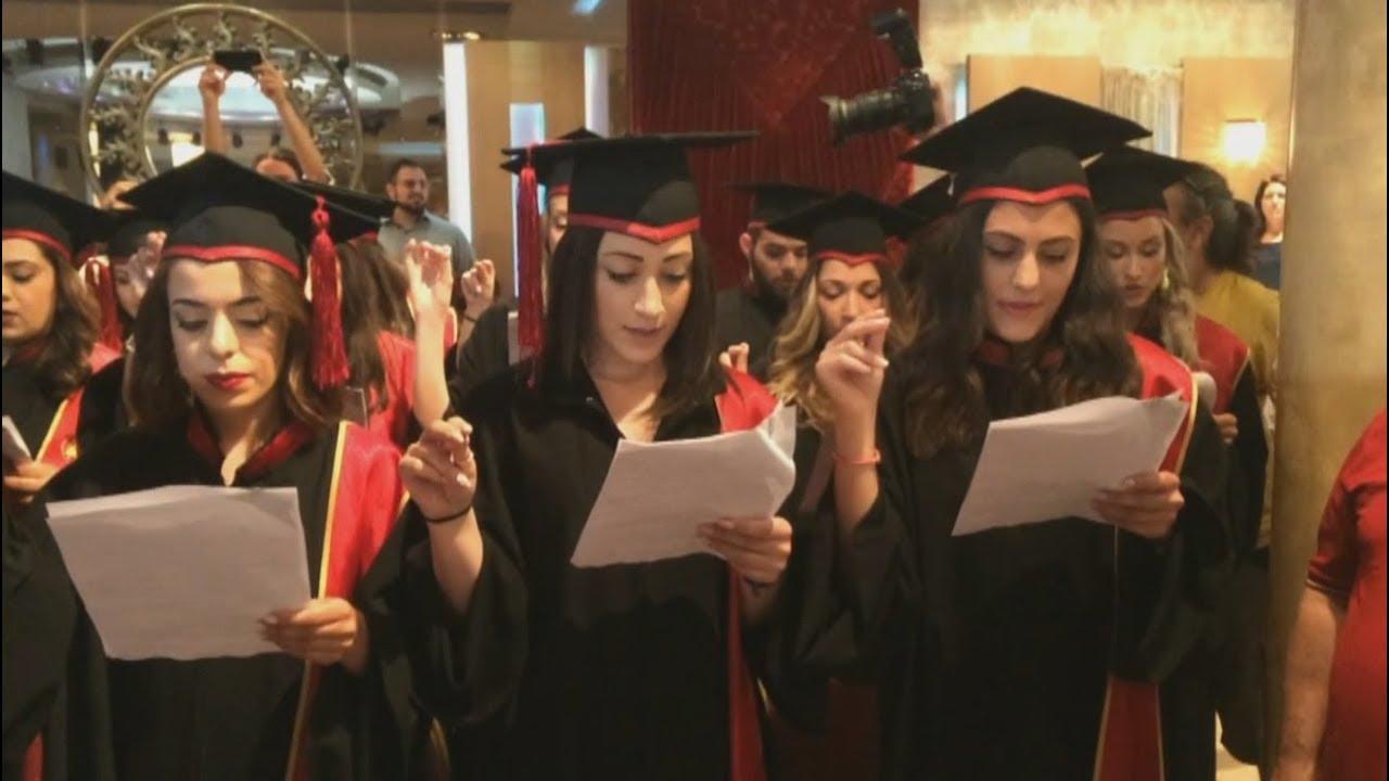 ΑΠΟΝΟΜΗ ΠΤΥΧΙΩΝ ΚΑΙ ΟΡΚΩΜΟΣΙΑ 26 ΑΠΟΦΟΙΤΩΝ ΤΟΥ ΤΜΗΜΑΤΟΣ ΜΑΙΕΥΤΙΚΗΣ ...