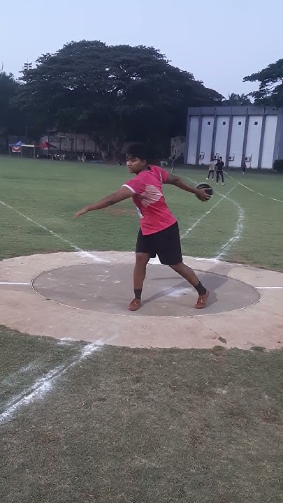 discus throw technique practice throw - YouTube