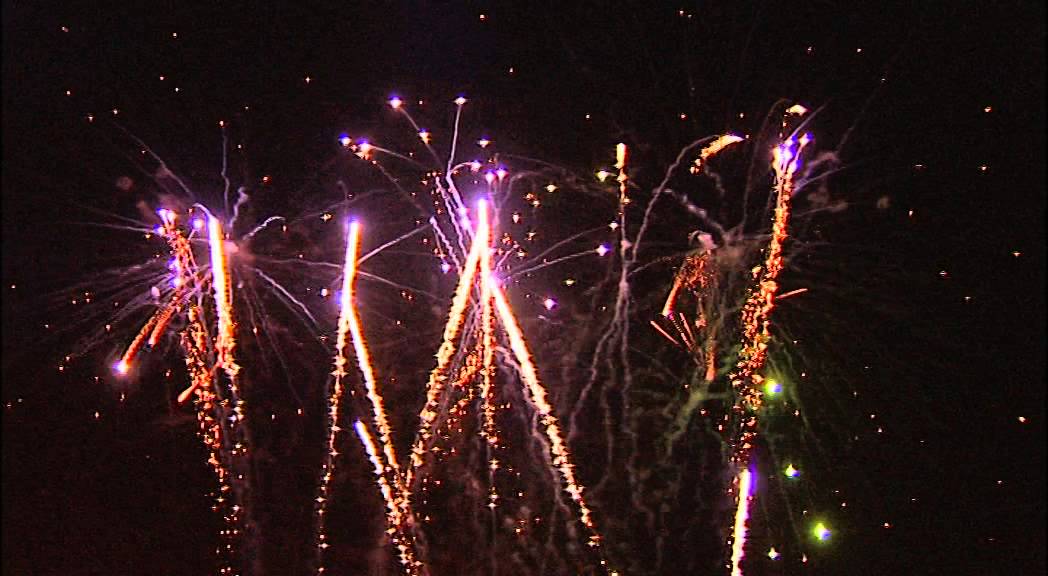 Amazing 3 Minute Pyromusical Fireworks Display - For the Win - by 1st ...