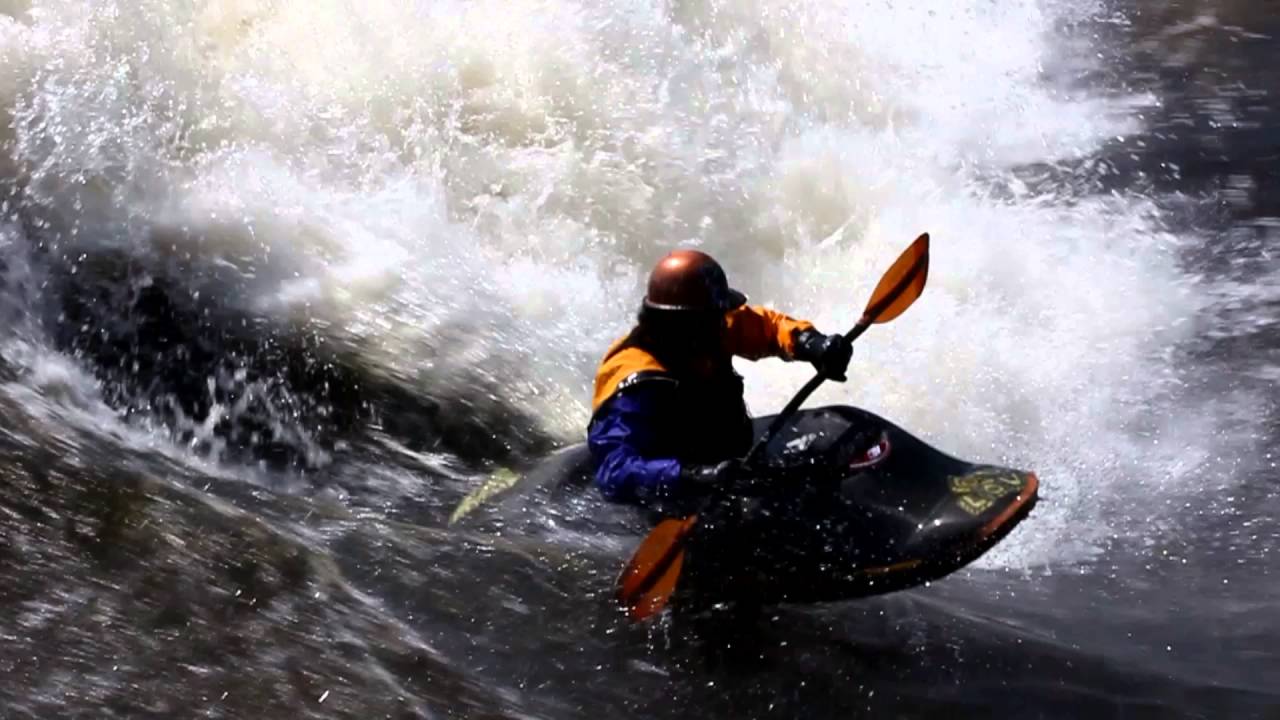Freestyle Kayaking on Buseater and The Ruins - Springtime Canada 2016 ...