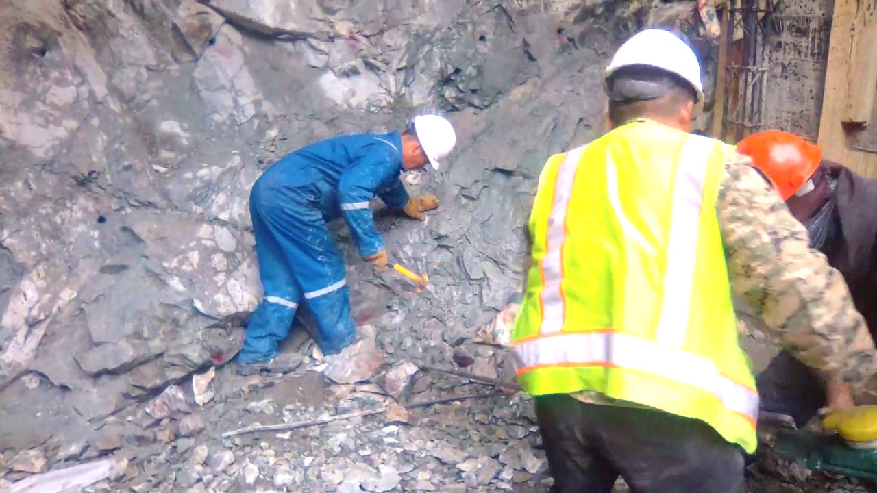 DRILLING FOR TUNNEL-------DRILL AND BLAST - YouTube