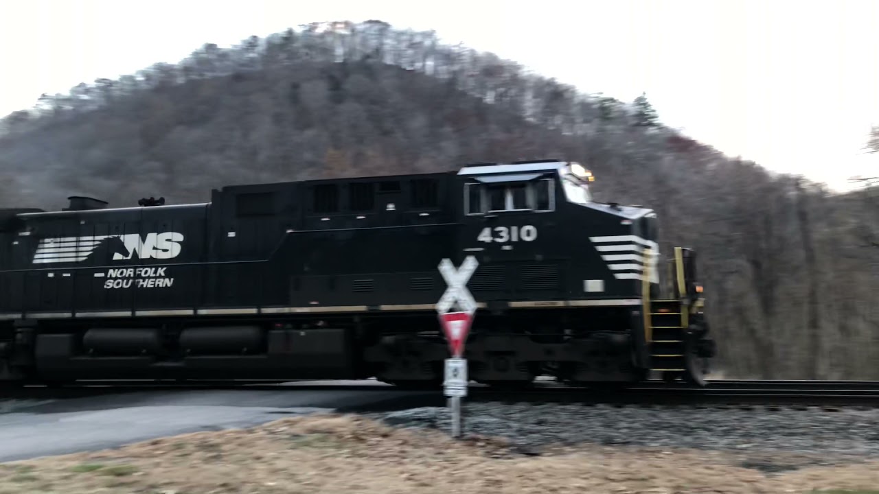 NS 126 with High Wide Load - YouTube