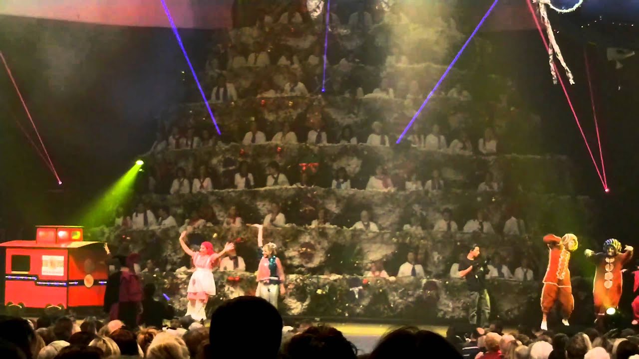 Phoenix First Assembly Star of Wonder Toy Scene - YouTube