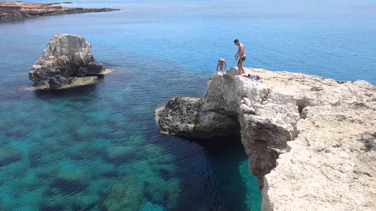 Cypr skok z klifu 2 (Cyprus Cliff jump) Ajia Napa 23.04.2016 - YouTube