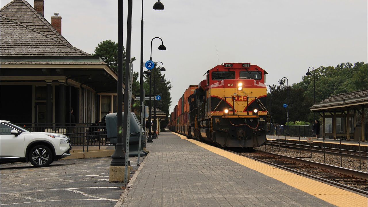 KCS 4193 and an NS Dash 9 haul CPKC 2-148 by Deerfield - YouTube