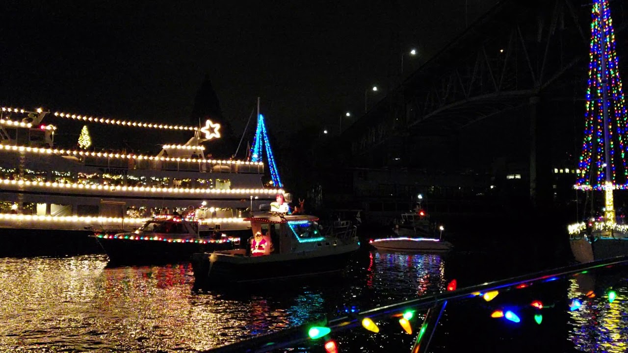 Seattle Christmas Ship Spirit of Seattle off Ivar's Lake Union, Dec 1 ...