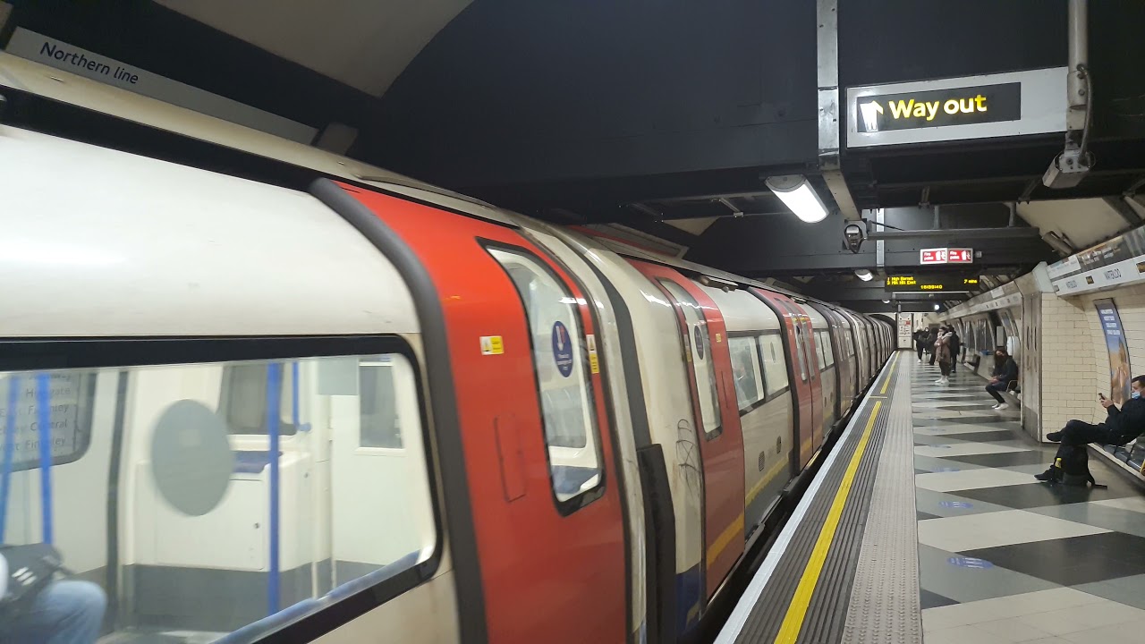 Northern line | 1995 stock - Departure from Waterloo - YouTube