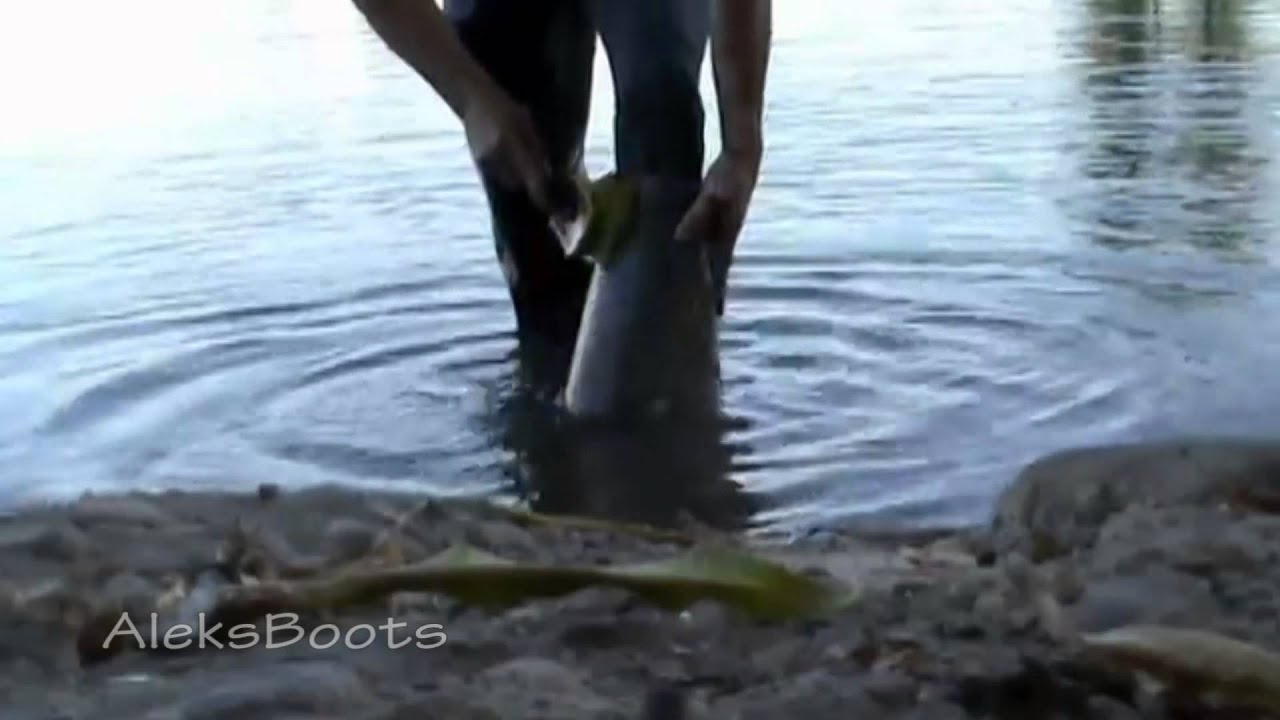 Bathing in Hunter waders.(17/08/15) - YouTube