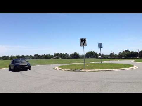 e46 bmw drifting circle (open diff, steptronic trans)