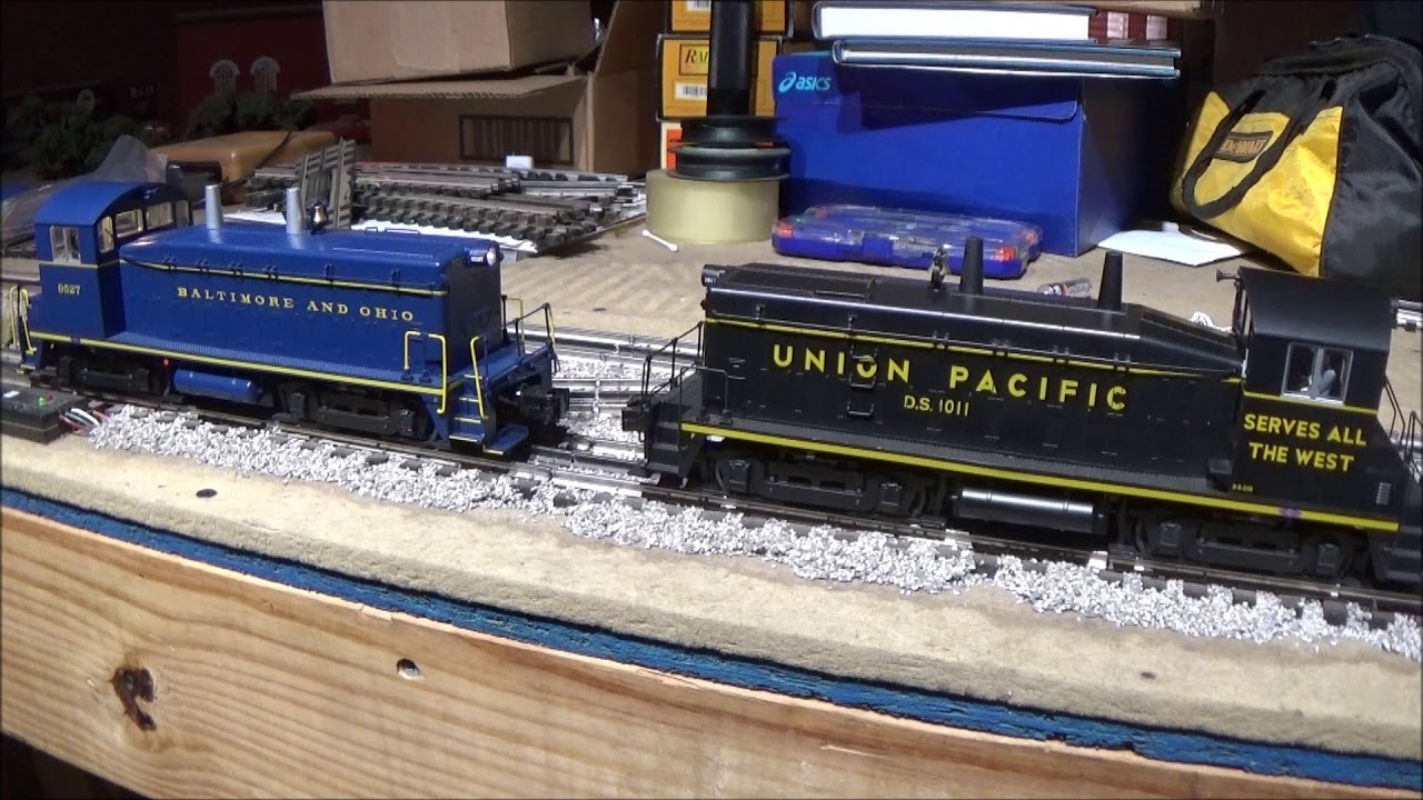 Lionel Legacy NW2 B&O & UP - YouTube