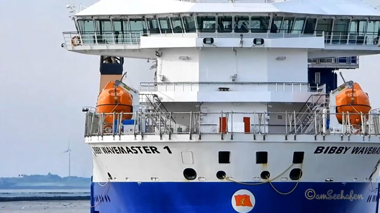 Einlauf Windparkversorger BIBBY WAVEMASTER 1 offshore supply ship ...