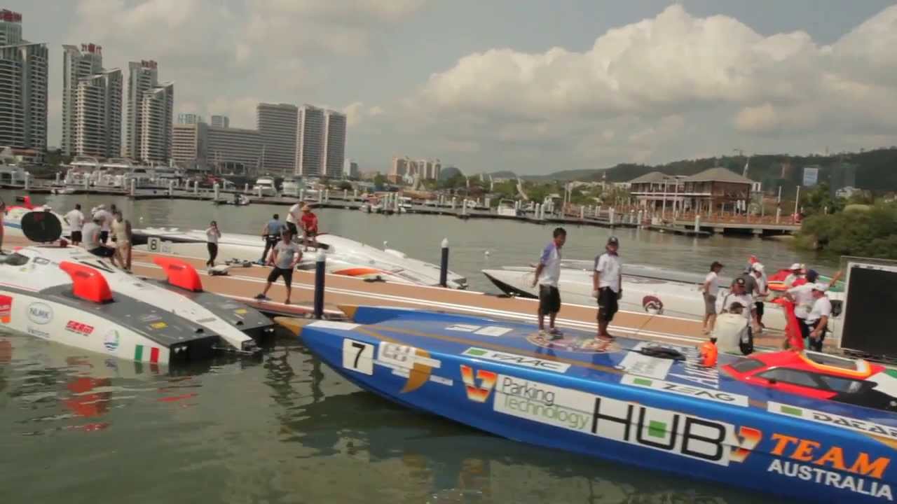 Sanya Grand Prix 2013 - Darren Nicholson and Ross Willaton - YouTube