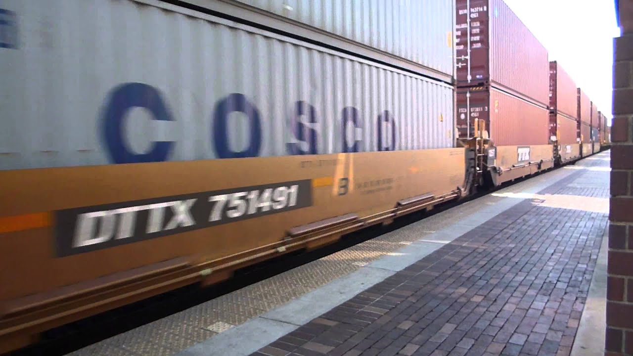 BNSF 8090 4450 7856 6777 （貨物列車） - YouTube