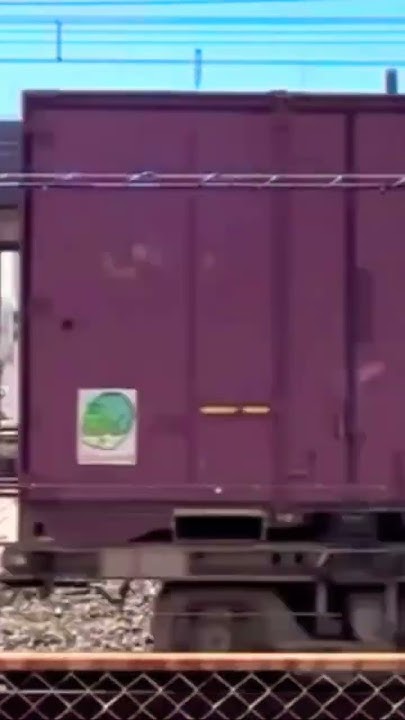 JR鹿島貨物列車桃太郎EF210-110号機.通過‼️#shorts #train #通過シーン #貨物列車ef210 - YouTube
