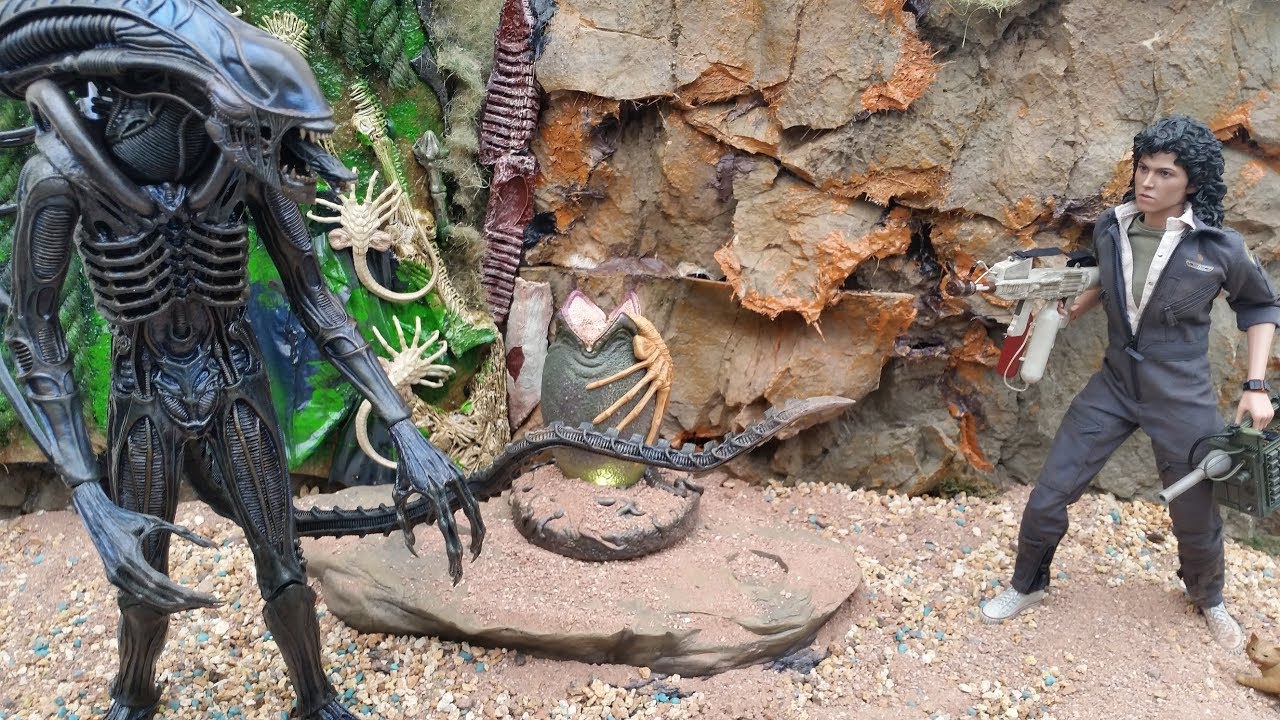 Alien Diorama - YouTube