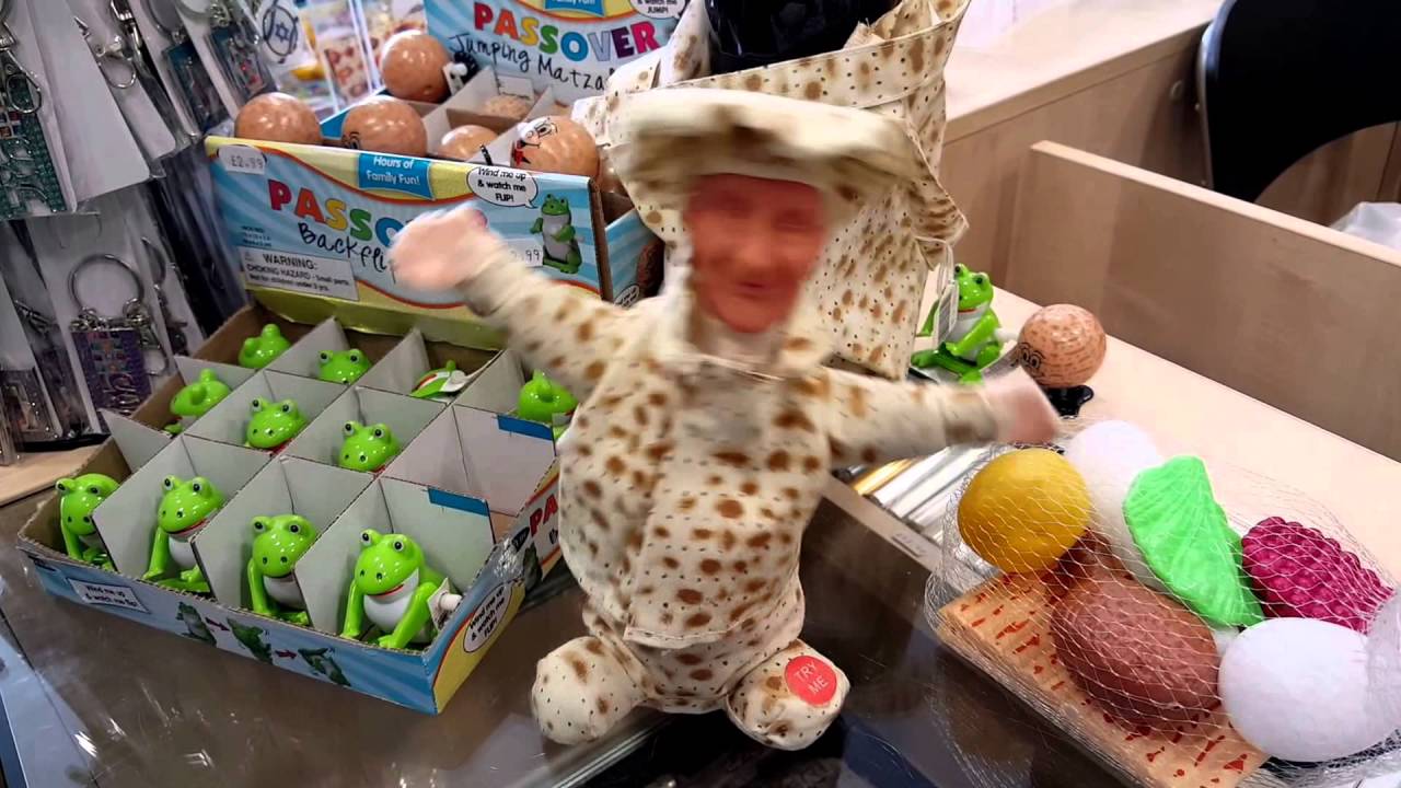 The Matzah Man! - Dancing Singing Toy - At Aisenthal - YouTube