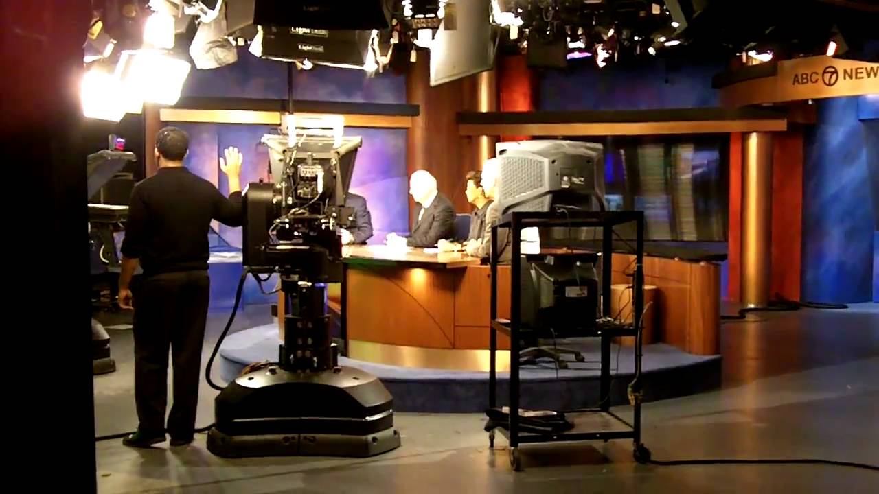 ABC7 Newsroom - Behind the Scenes LIVE - 2-16-11 - YouTube