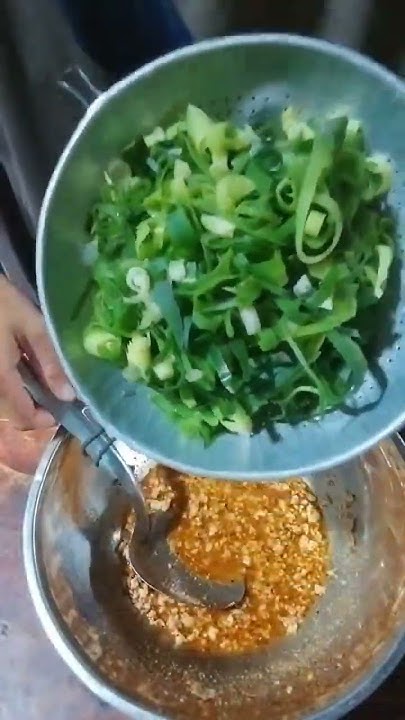 ลาบใบเปราะใส่หมูสับ Cooking Food Snorts ชีวิตชนบทบ้านๆ Youtube