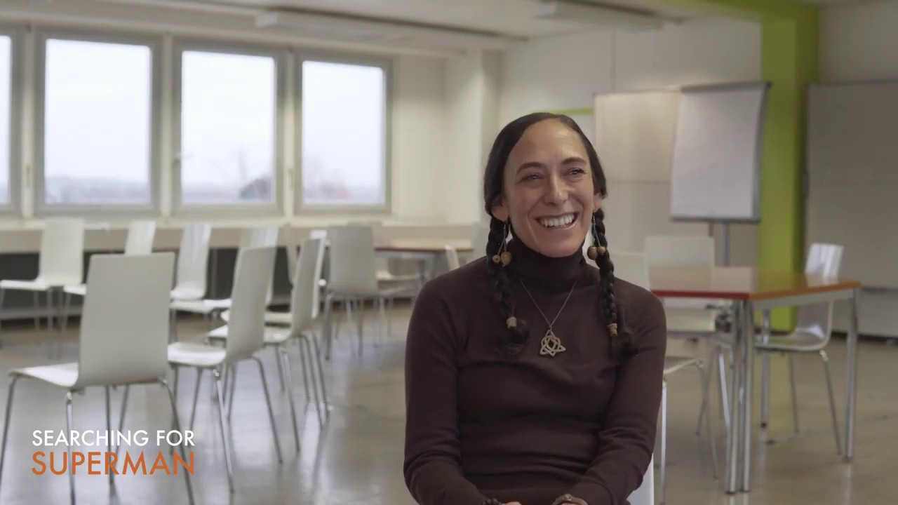 Victoria Haro entrevista para "Searching for Superman" - YouTube