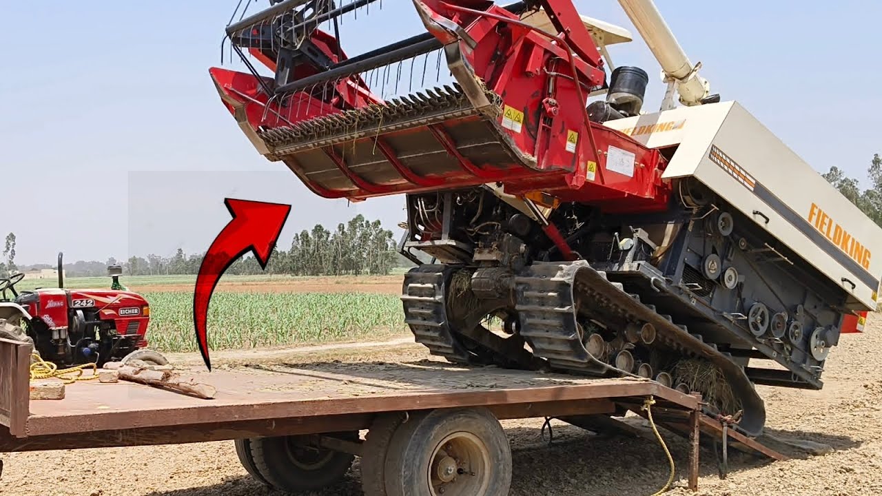 chain combine harvester || mini combine || rice harvesting || tractor ...