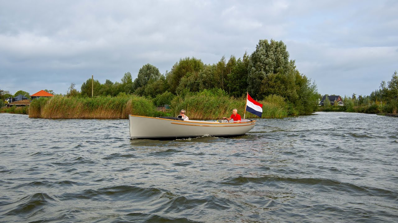 Weg met de herrie! | Elektrisch varen is hot... - YouTube