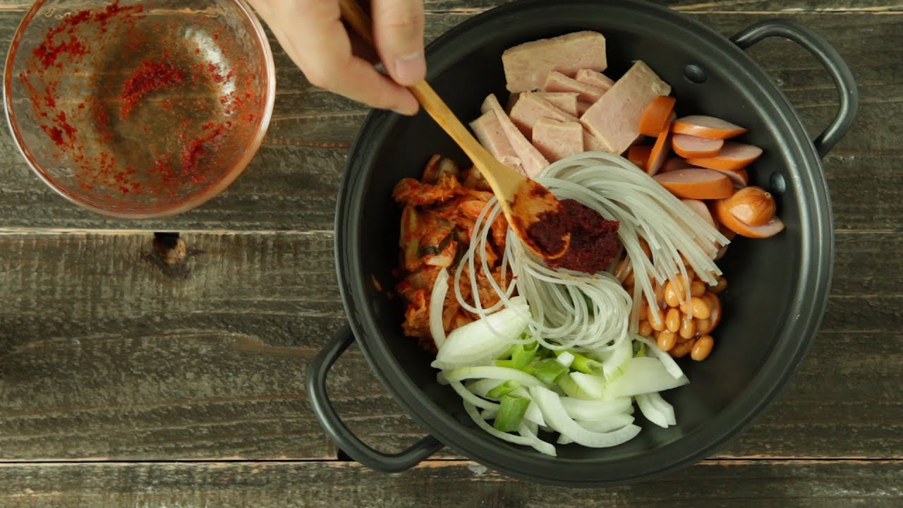 [korean food] spicy sausage stew, army camp stew, budae jjigae, 부대찌개 ...