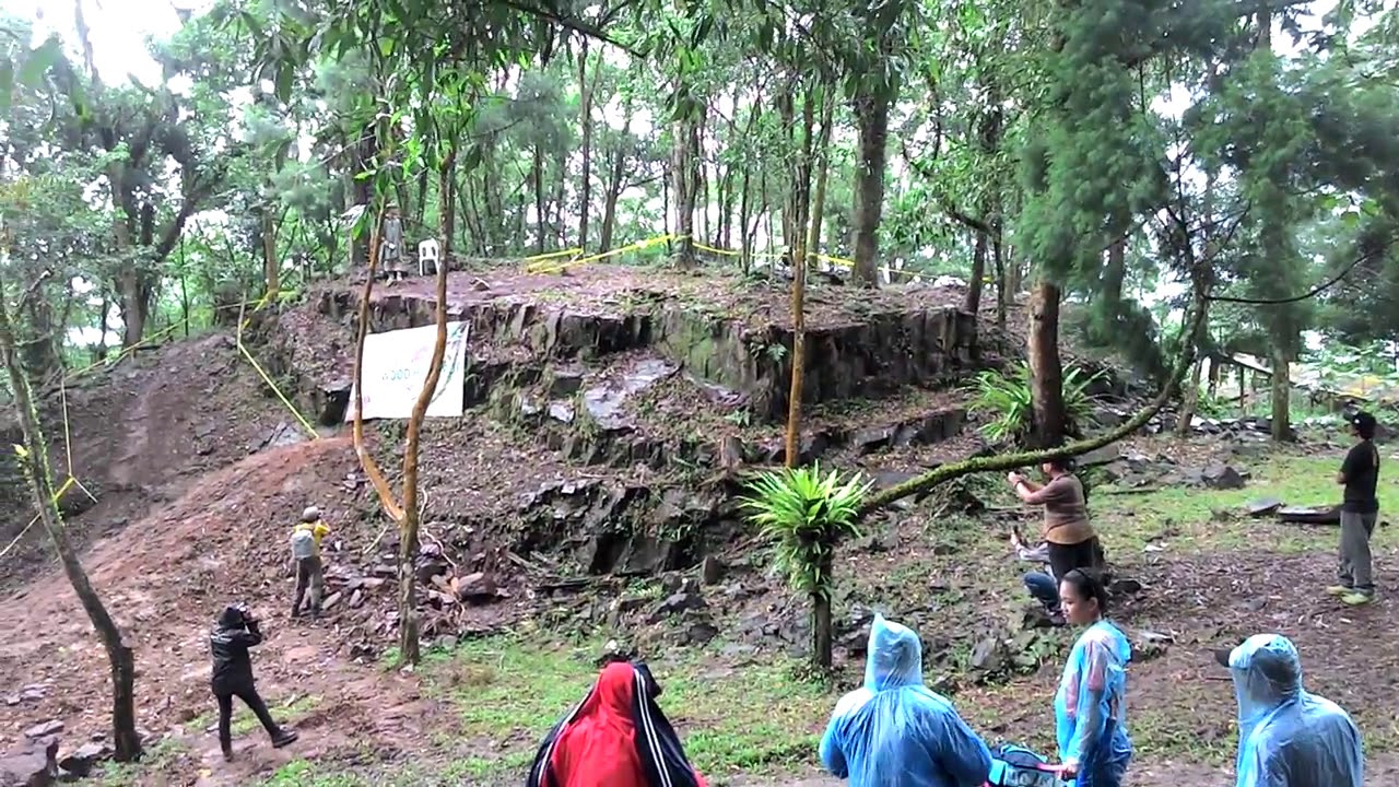 #throwback UCI MTB downhill at bukit siol 2016 - YouTube