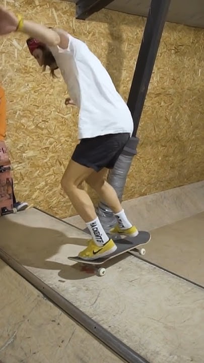 ЧЕЛЛЕНДЖ ПОЛ ЭТО ЛАВА В СКЕЙТ ПАРКЕ‼️ #скейт #скейтборд #а4 #шортс # ...