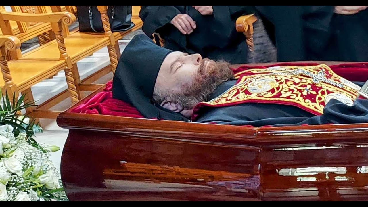 Το Ύστατο Χαίρε στον Αρχιμανδρίτη Ιγνάτιο Ζακάκη - YouTube