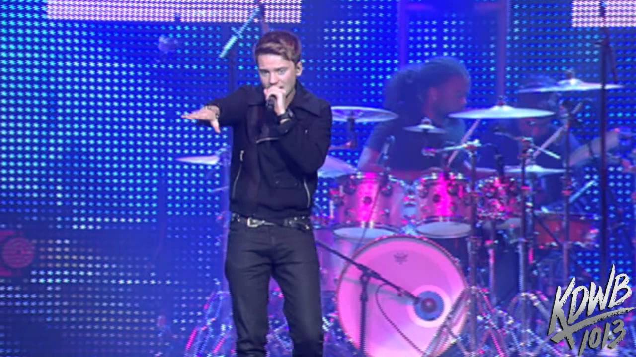 Conor Maynard Performs 'Vegas Girl' at KDWB's Jingle Ball! - YouTube