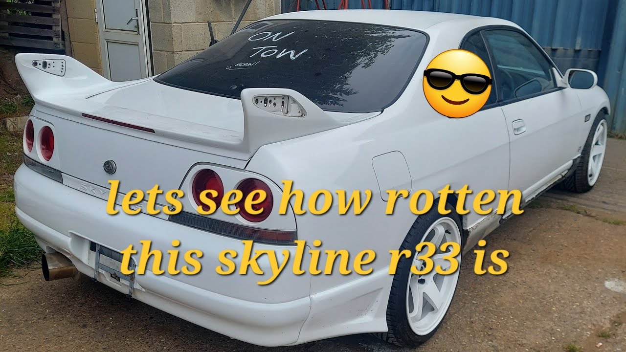 Nissan skyline r33 gt gtr in for welding repaint and a new body kit ...