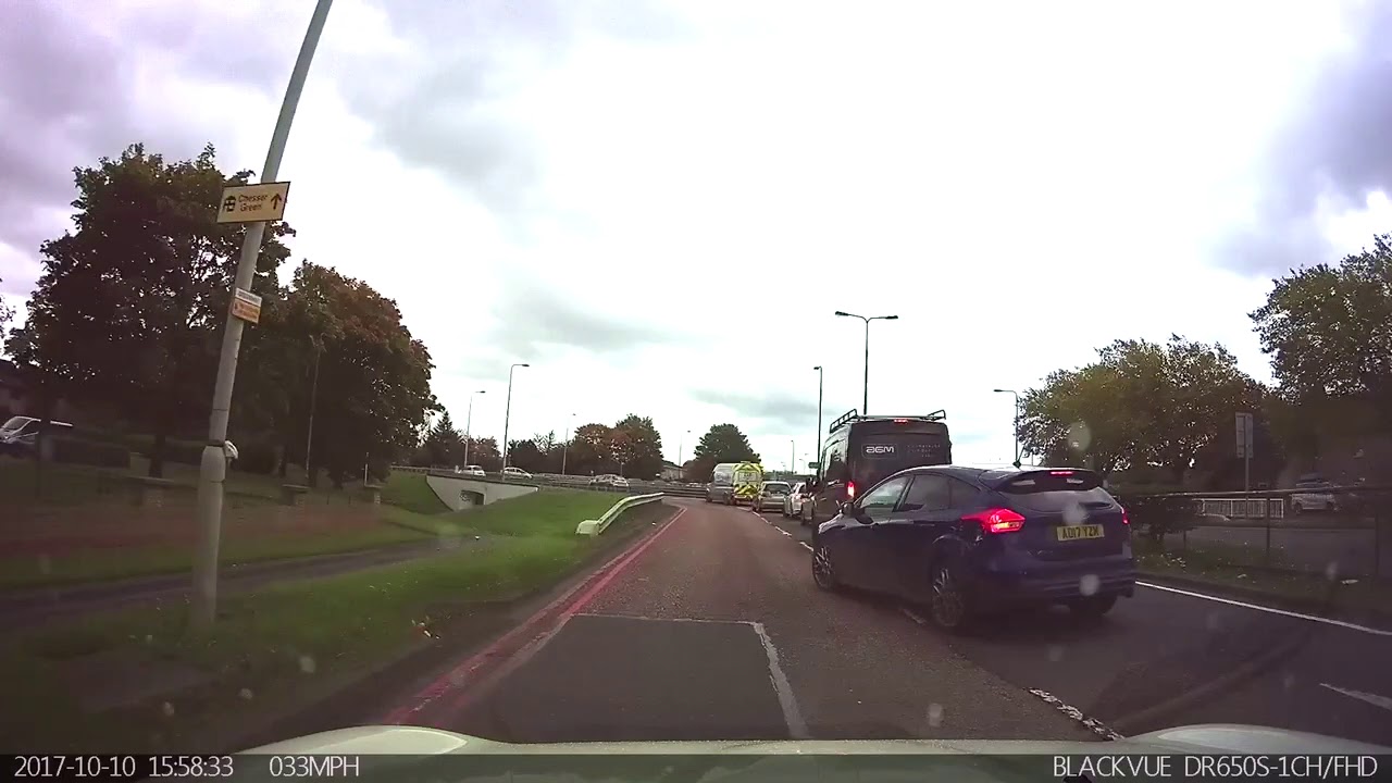 Close call crash AO17YZM - YouTube
