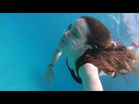 Usturmaçalı Kız - Yelkenli Tekne ile Çeşme Ayayorgi Koyu  Ilıca Plajı   Çaparize Zincir  GEZİ