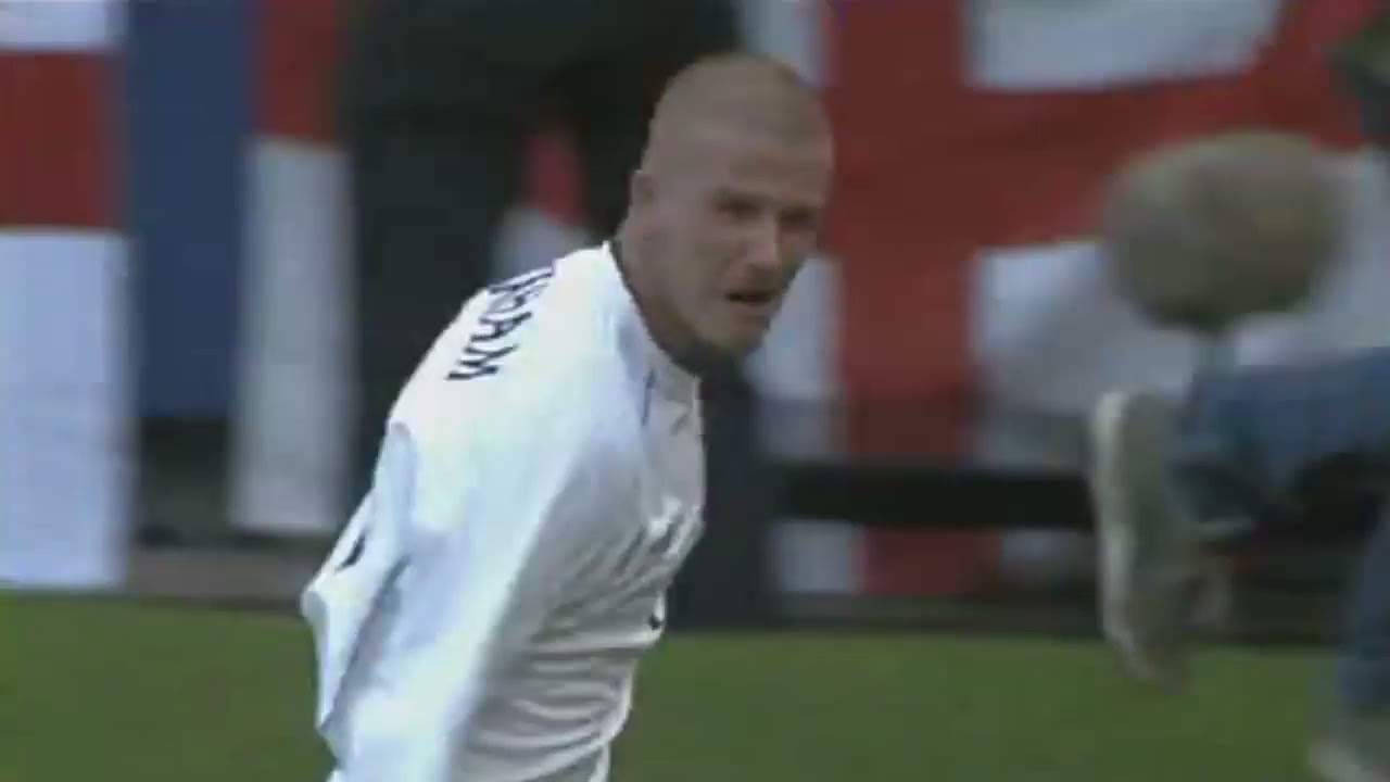 David Beckham Free kick England v Greece 2001 - YouTube