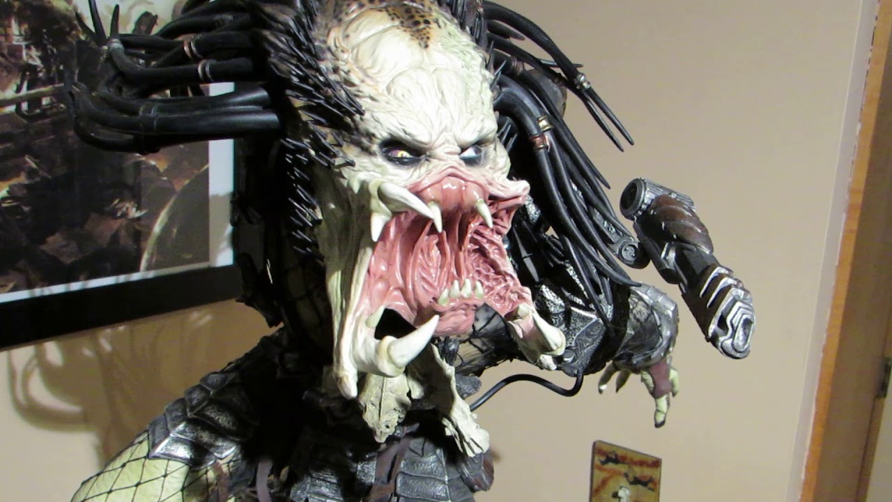 Sideshow LEGENDARY SCALE WOLF PREDATOR Statue UN-mask version and with ...