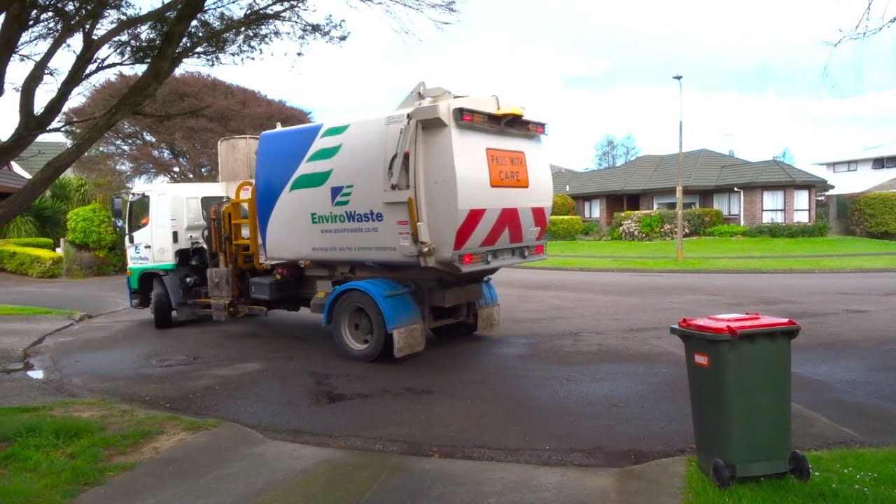 1 Street, 4 Cameras, 8 bins, 1 Shot: Enviro NZ Side Load Collecting ...