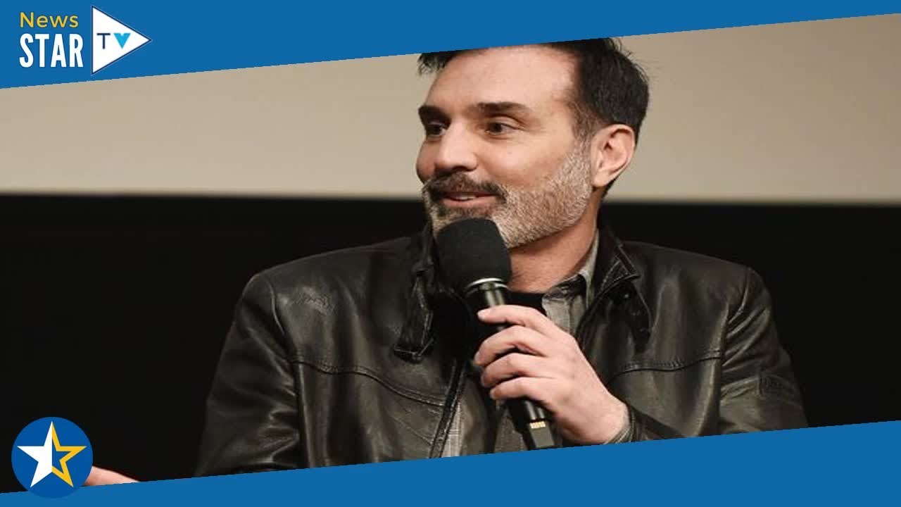 Outlander showrunner calls continuity errors ‘refrigerator logic' - YouTube