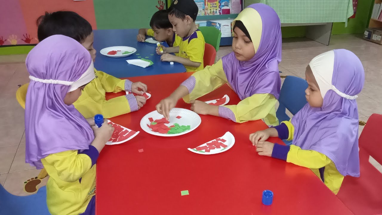 2024 - Orientasi Day 3 : Membuat Kolaj Buah Tembikai - YouTube