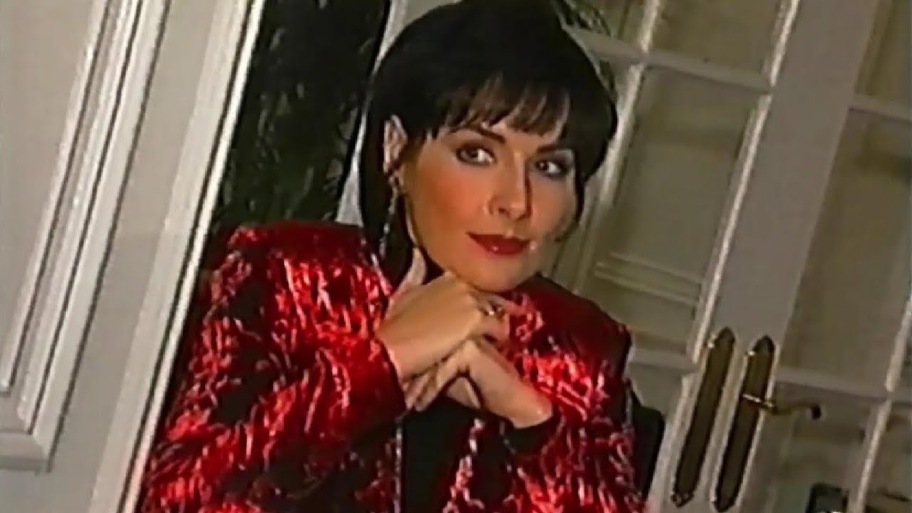 Enya - Interview on 'Extra Rosa' (Antena 3, 20.11.1997) Spain - YouTube