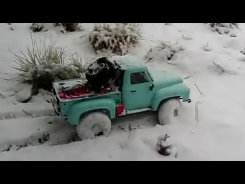 RC Crawler Axial SCX10II: BEST Snow Rig In The Hobby? HELL YEAH! - YouTube