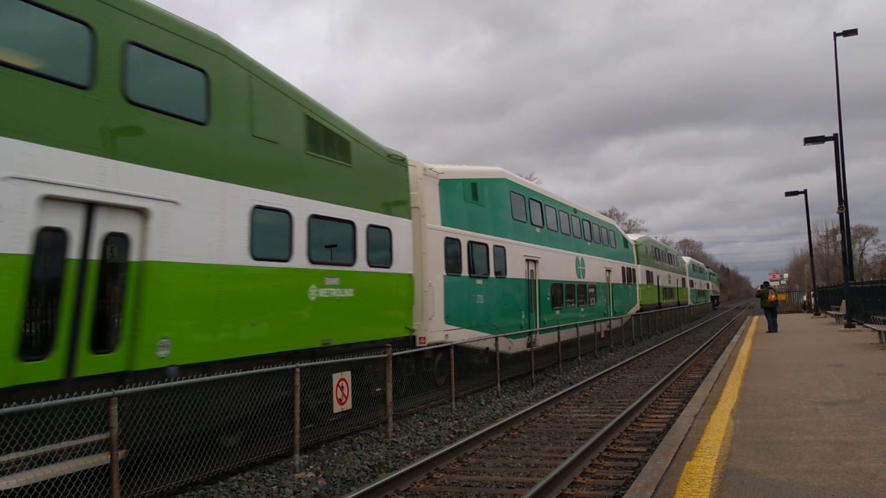 Fast Moving Express GO Train to Oakville From Toronto Union Station ...