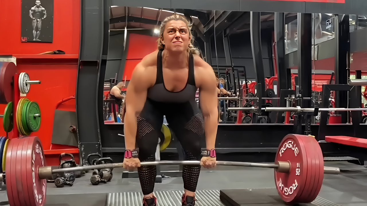 Kiera Aston Muscular Muscle Woman Bodybuilder - YouTube